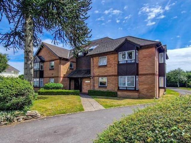 Highcliffe, Wortley Road, Christchurch, 2 Bedroom Apartment
