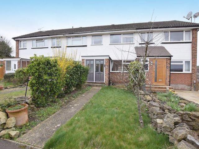 Higham Close, Maidstone, 3 bed terraced house to rent £1,550 pcm £358 pw