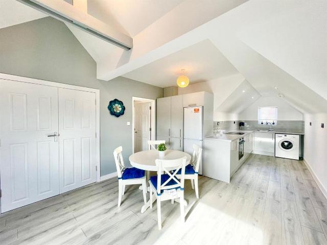 Higham Hill Road, London E17, 2 bed flat to rent, £2,400 pcm | PrimeLocation