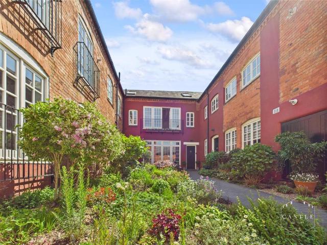 Higham Lane, Stoke Golding, Nuneaton 2 bed apartment to rent £1,450 pcm £335 pw
