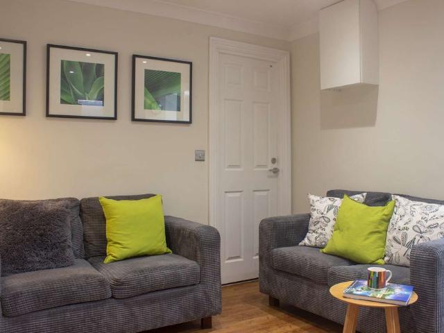 Highbridge Close Room 3