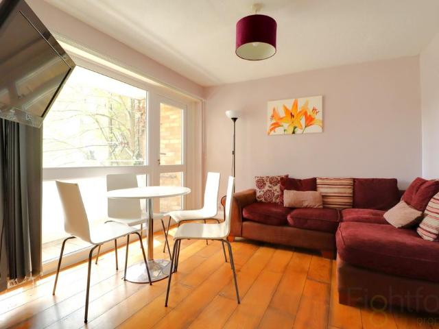 Highbrook Close, Brighton, East Sussex 4 bed flat to rent £2,200 pcm £508 pw