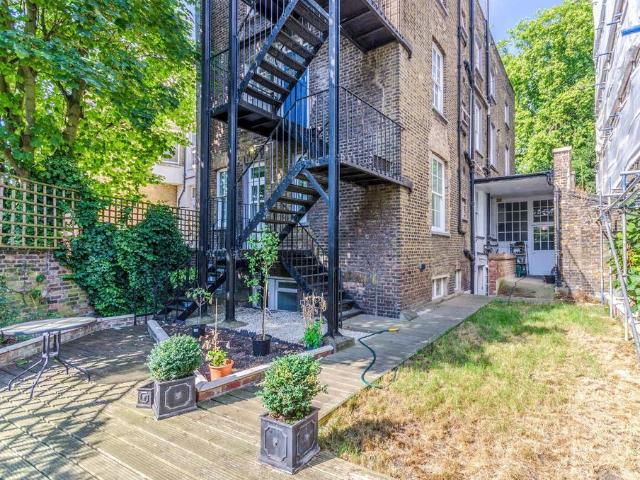 Highbury Grove, Highbury, London, N5 2 bed flat to rent £3,700 pcm £854 pw
