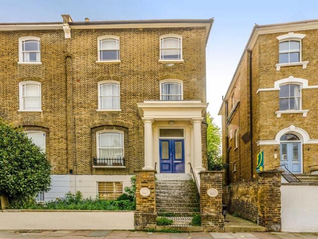 Highbury Hill, Highbury, London, N5 3 bed flat to rent £4,312 pcm £995 pw