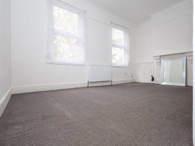 Highbury Hill, London N5, 1 bed flat to rent, £1,550 pcm | PrimeLocation