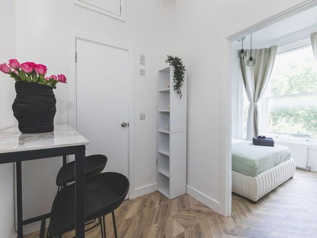 Highbury N5, 1 bed flat to rent, £4,066 pcm | PrimeLocation