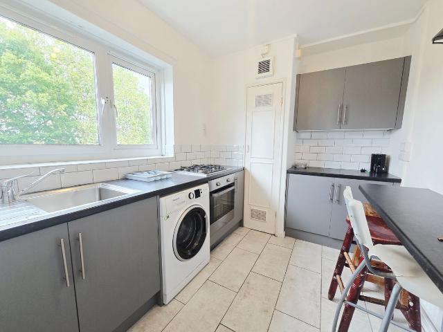 Highbury Quadrant, Highbury N5, 3 bed flat to rent, £2,995 pcm | PrimeLocation