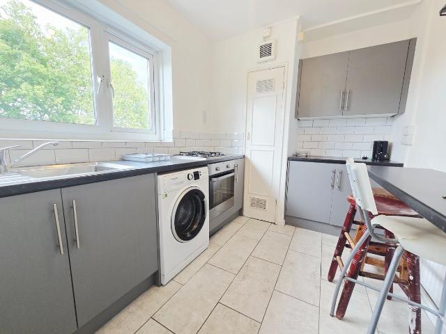 Highbury Quadrant, Highbury N5, 3 bed flat to rent, £2,995 pcm | PrimeLocation