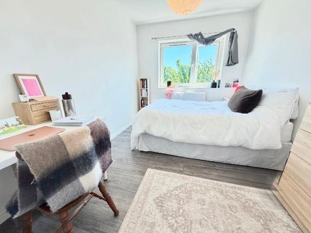 Highbury Quadrant, London N5, 3 bed flat to rent, £2,995 pcm | PrimeLocation