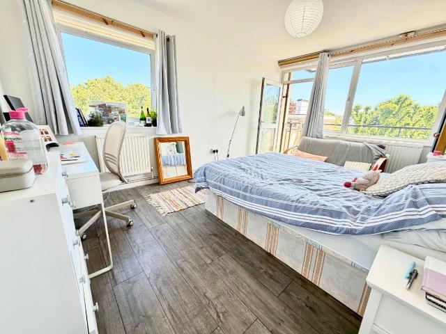 Highbury Quadrant, London N5, 3 bed flat to rent, £2,995 pcm | PrimeLocation