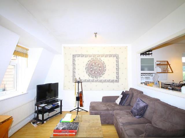 Highbury Station Road, Highbury &. 1 bed flat to rent £2,200 pcm £508 pw