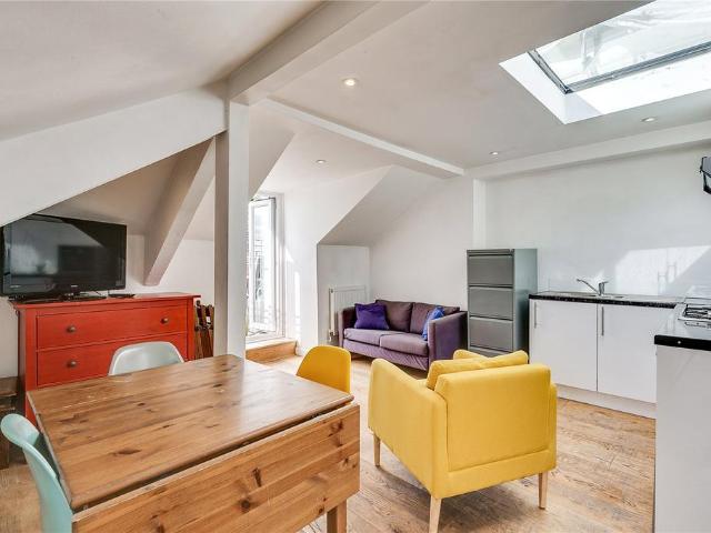 Highgate West Hill, Highgate, London, N6 1 bed flat to rent £2,250 pcm £519 pw