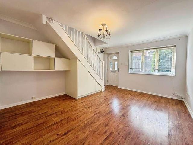 Highgate Close, Carlton, Nottingham, Nottinghamshire, NG4