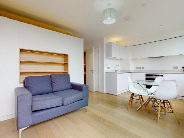 Highgate Hill, London N19 Studio to rent £1,895 pcm £437 pw