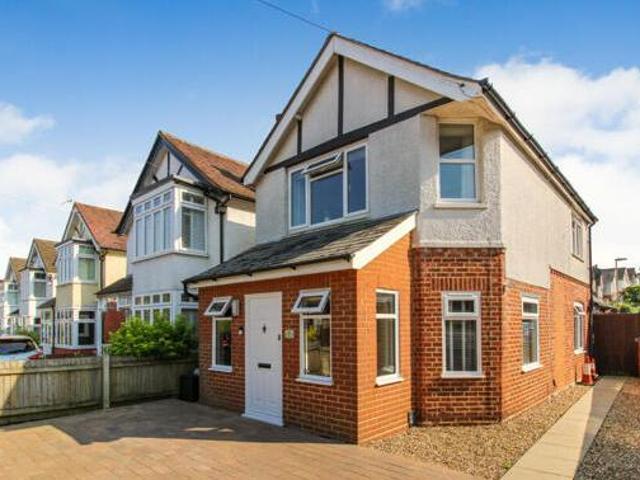 Highgate Lane, Farnborough,3 Bedroom Detached