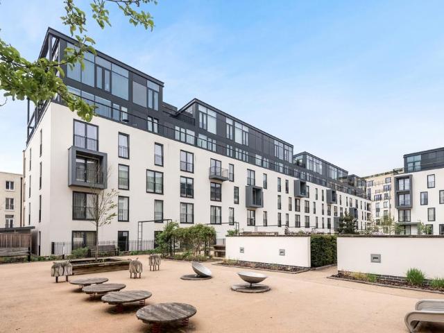 Highgate Longmead Terrace BA2 2 bed apartment to rent £1,850 pcm £427 pw
