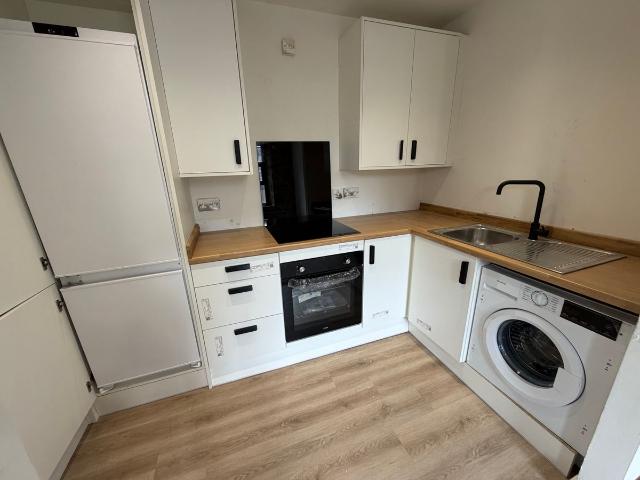 Highgate Mill Fold, Queensbury, Bradford BD13, 1 bed flat to rent, £600 pcm | PrimeLocation