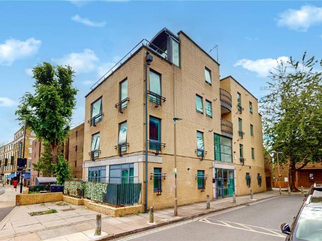 Highgate Road, London, NW5 2 bed apartment to rent £2,750 pcm £635 pw