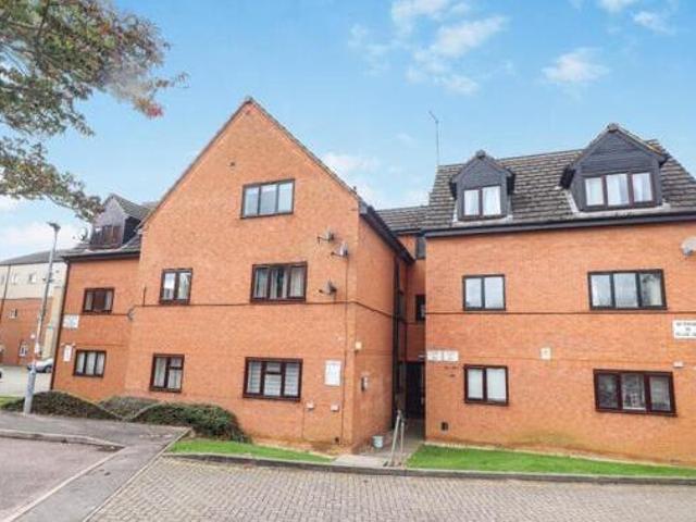 Highgrove Court, Off Portland Road, 1 Bedroom Flat