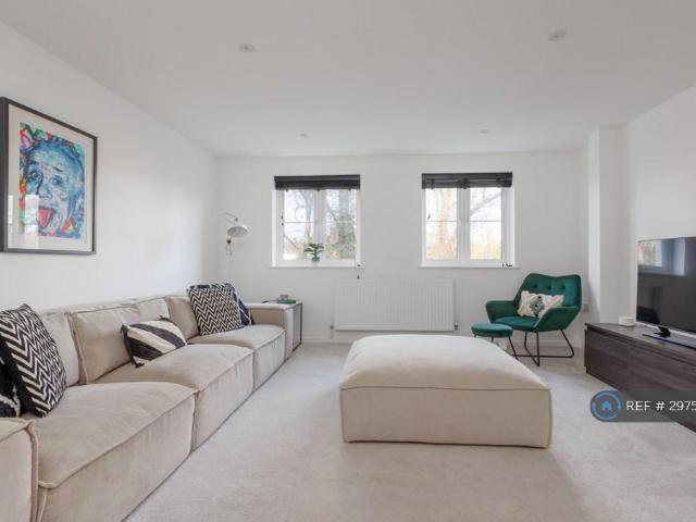 Highgrove Mews, Bournemouth, BH4 4 bed semi detached house to rent £2,700 pcm £623 pw