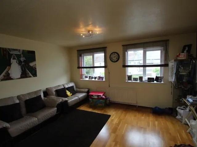 Highgrove Mews, Carshalton SM5, Property for rent