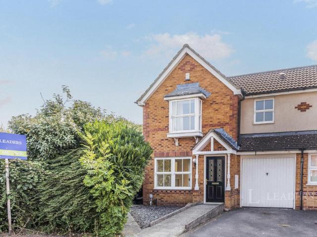 Highdown Way, Swindon, Wiltshire, SN25 3 bed house to rent £1,550 pcm £358 pw