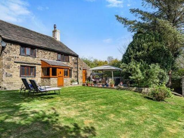 Higher Makinson Farm, Sandringham Road, 3 Bedroom Detached