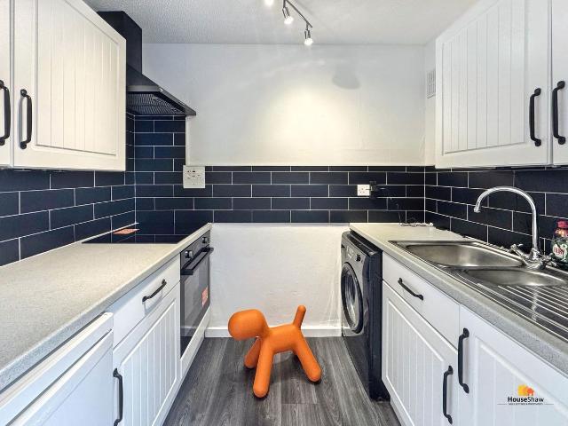 Highfield Court, Hazlemere HP15, 1 bed flat to rent, £1,100 pcm | PrimeLocation