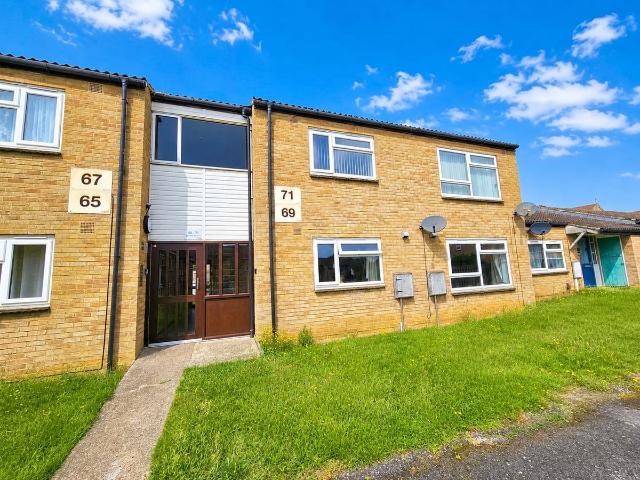 Highfield Crescent, Kettering NN15, 2 bed flat to rent, £950 pcm | PrimeLocation