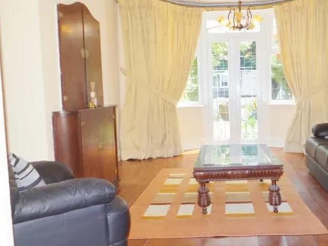 Highfield Avenue, London, NW11 9EX, United Kingdom | 4 bed duplex for rent #133222921 | Rentberry