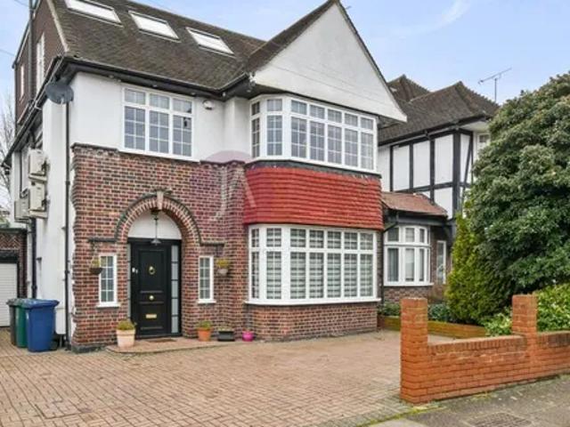 Highfield Gardens, London, NW11 9HA, United Kingdom | 6 bed house for rent #137304848 | Rentberry