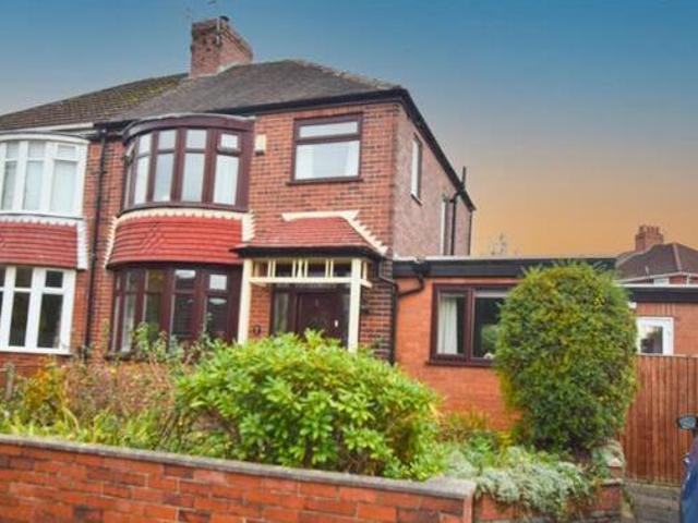 Highfield Drive, Alkrington, 3 Bedroom Semi detached