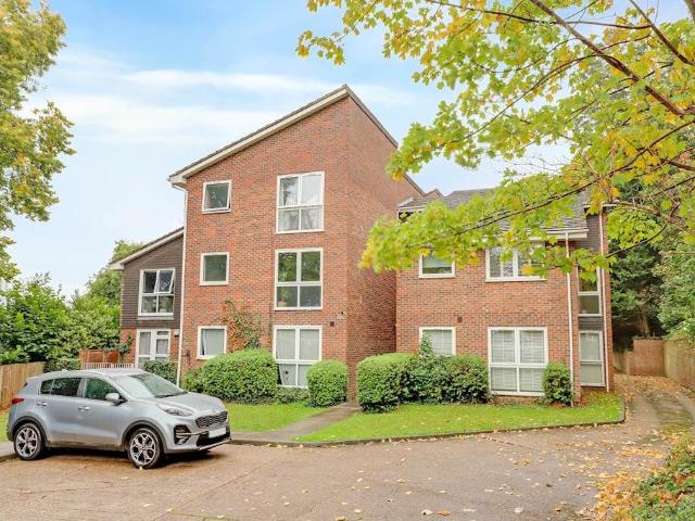 Highfield Hill, Upper Norwood, London, England SE19, 1 bed flat to rent, £1,500 pcm | PrimeLocation