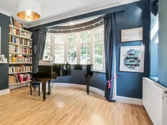 Highfield Hill, London, SE19 3PN, United Kingdom | 6 bed house for rent #167679108 | Rentberry