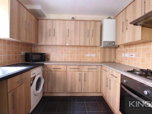 Highfield Lane 4 bed terraced house to rent £1,900 pcm £438 pw