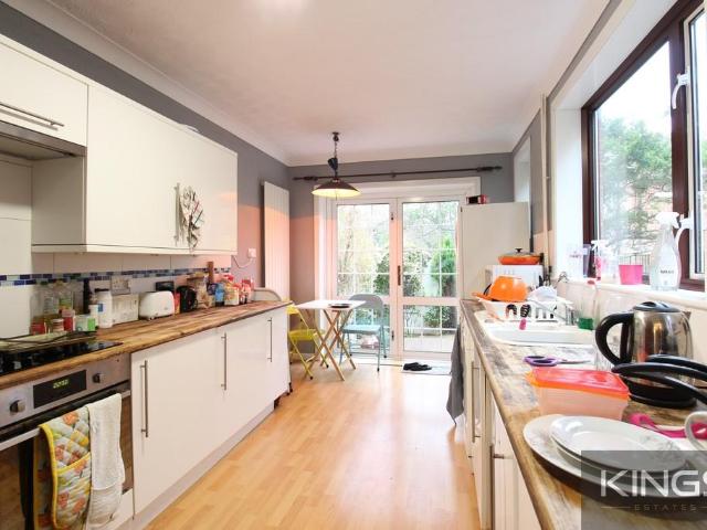 Highfield Lane 4 bed terraced house to rent £1,950 pcm £450 pw