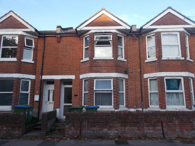 Highfield Lane, Southampton 4 bed terraced house to rent £1,900 pcm £438 pw