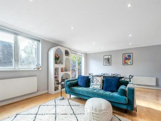 Highfield Mews, Compayne Gardens, 2 Bedroom Apartment