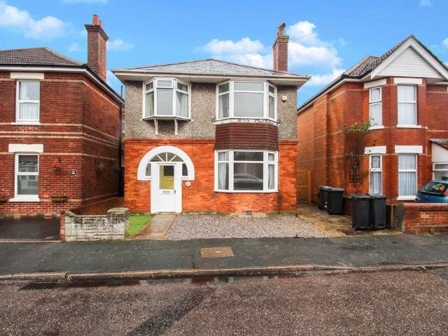 Highfield Road, Bournemouth BH9 5 bed detached house to rent £2,950 pcm £681 pw
