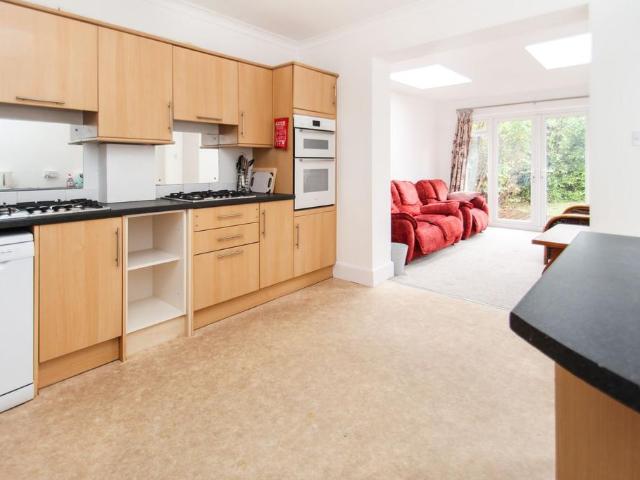 Highfield Road, Bournemouth BH9 5 bed property to rent £2,950 pcm £681 pw