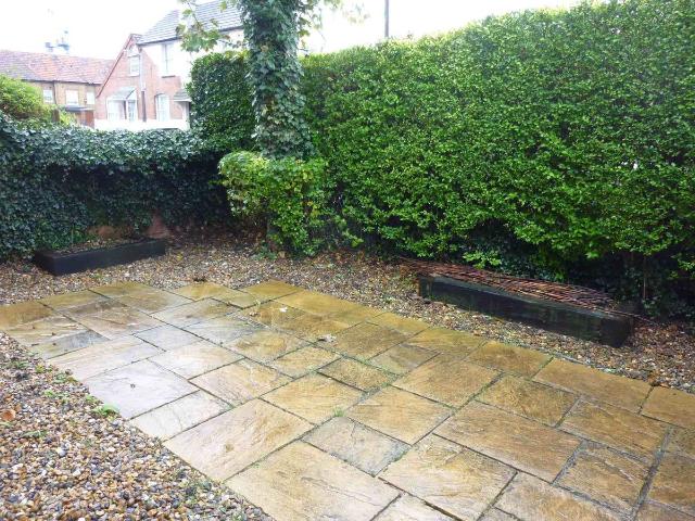 Highfield Road, Bushey WD23, Studio to rent, £900 pcm | PrimeLocation