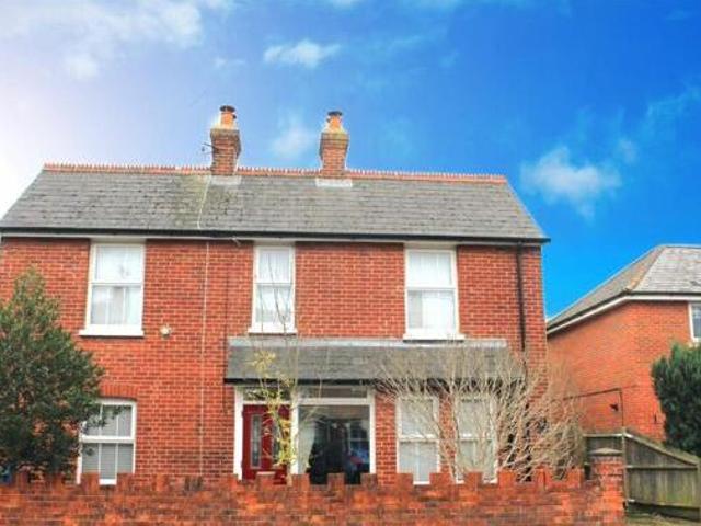 Highfield Road, Farnborough, 3 Bedroom Detached