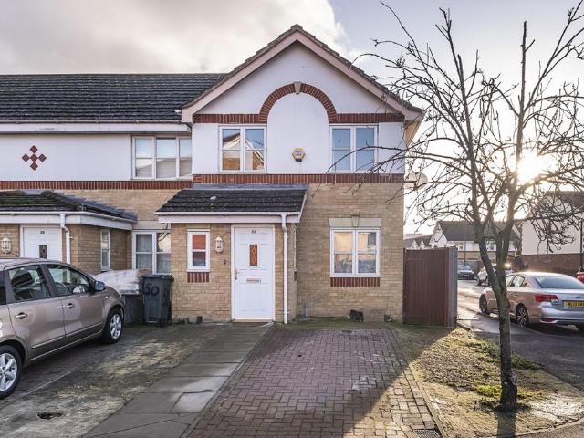 Highfield Road, Feltham, TW13 3 bed end of terrace house to rent £2,100 pcm £485 pw