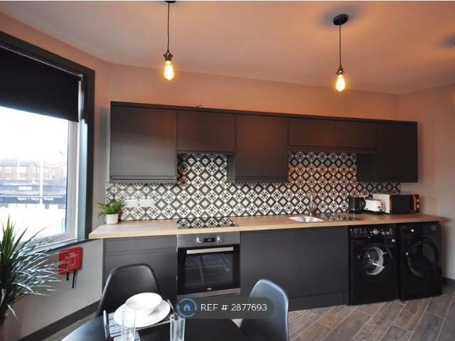 Highfield Road, Leeds LS13, 5 bed terraced house to rent, £1,650 pcm | PrimeLocation