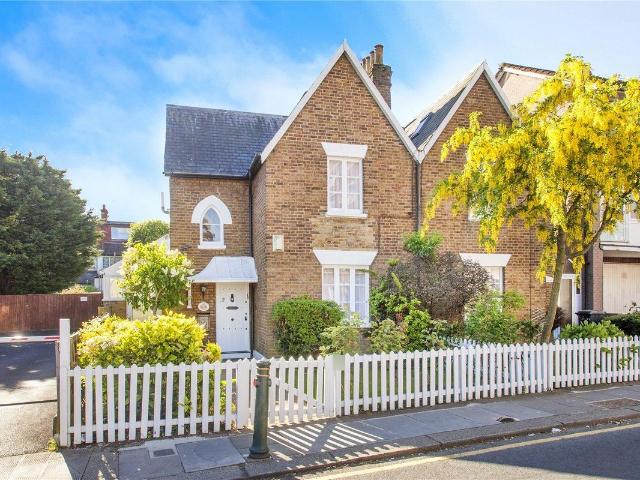 Highfield Road, London NW11, 2 bed semi detached house to rent, £2,499 pcm | PrimeLocation
