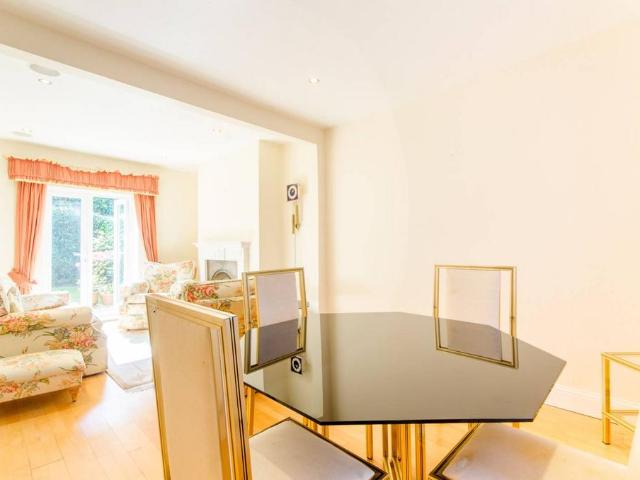 Highfield Road, London, NW11 2 bed semi detached house to rent £2,695 pcm £622 pw