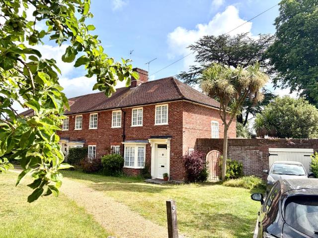 HIGHFIELD, S017 3 bed semi detached house to rent £1,850 pcm £427 pw