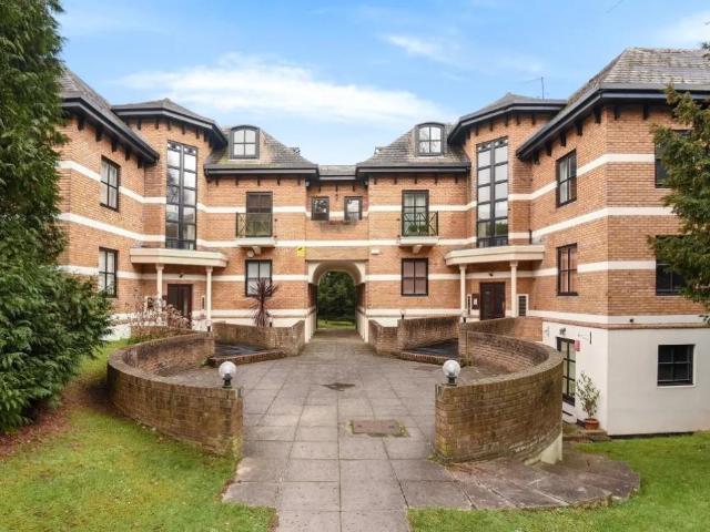 Highlawn Hall, Sudbury Hill, HA1 2 bed flat to rent £2,075 pcm £479 pw