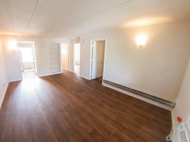 Highland Terrace Communities 1 Bedroom Apartment for Rent at 1319 Highland Ave, Knoxville, TN 37916 Fort Sanders