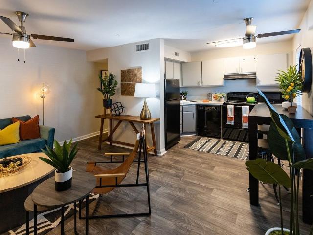 Highland Terrace Communities 2 Bedroom Apartment for Rent at 1319 Highland Ave, Knoxville, TN 37916 Fort Sanders